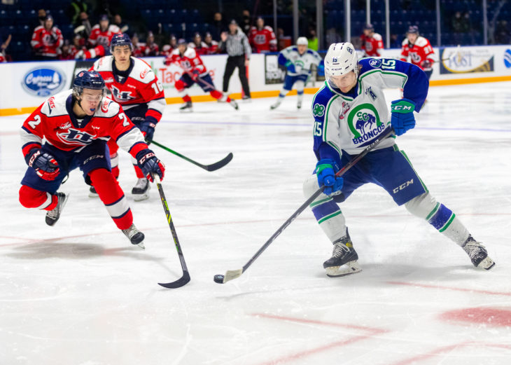 Broncos push late but fall to Hurricanes | portals