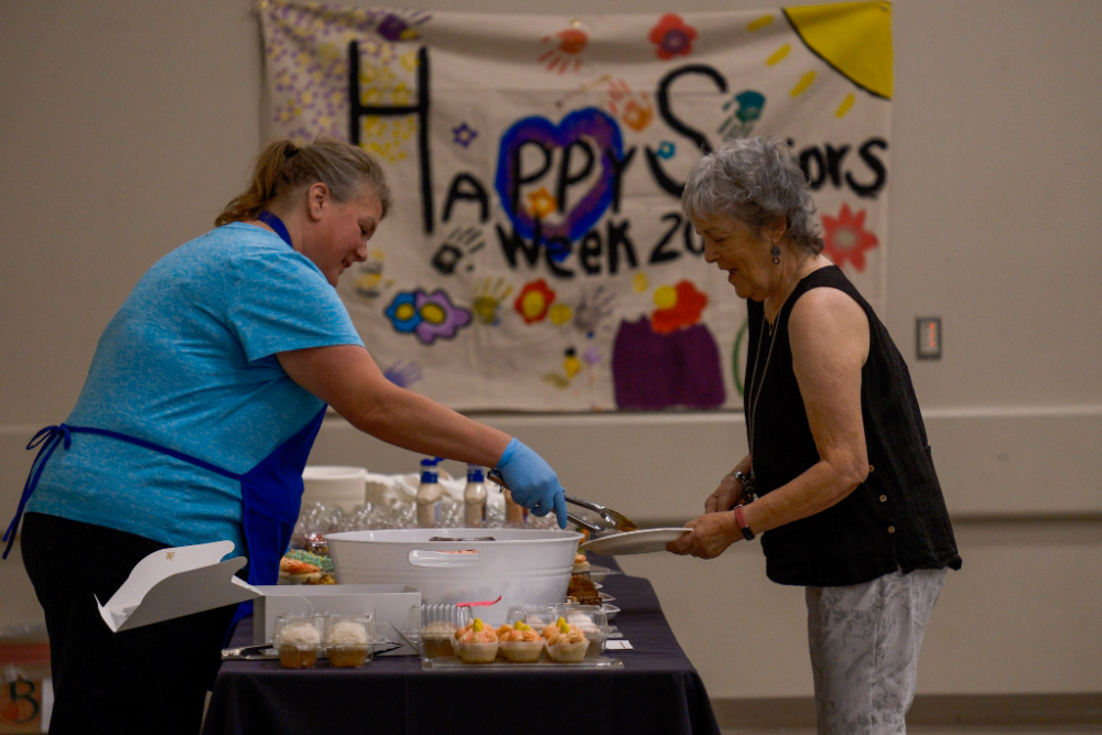 (GALLERY) Seniors' week kicks off with music and tea | portals