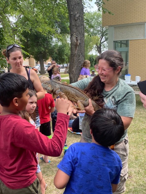 Reid-Thompson Public entertained children with a reptile show at Civic ...