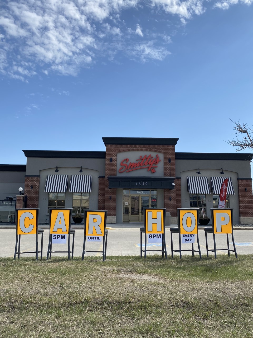 Smitty's bringing the carhop back to Winnipeg - Classic107: Winnipeg's ...