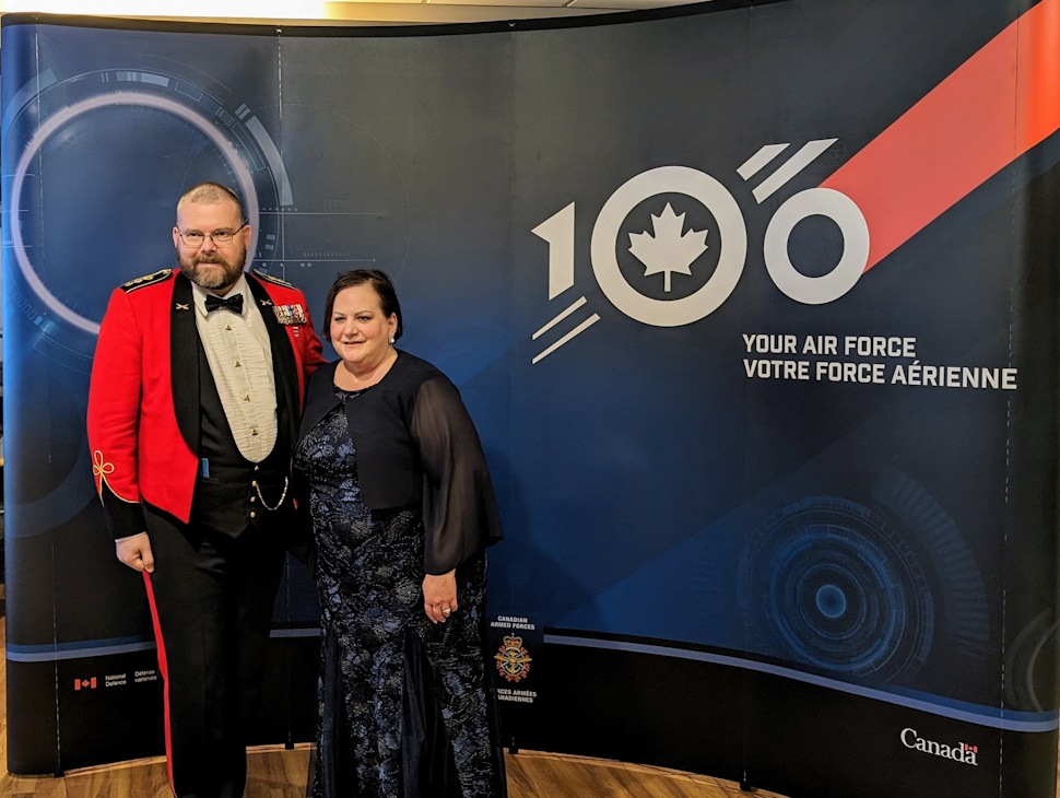 Senior officers, dignitaries attend tradition-packed dinner for RCAF ...