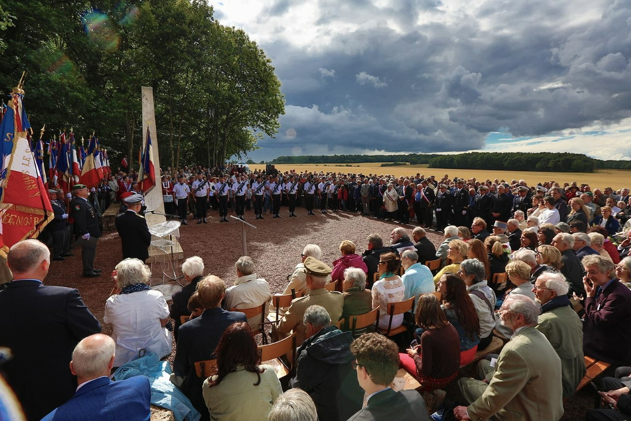 RCAF, RAF Bomber Command 428 Squadron Sgt. John Sandulak's story ...