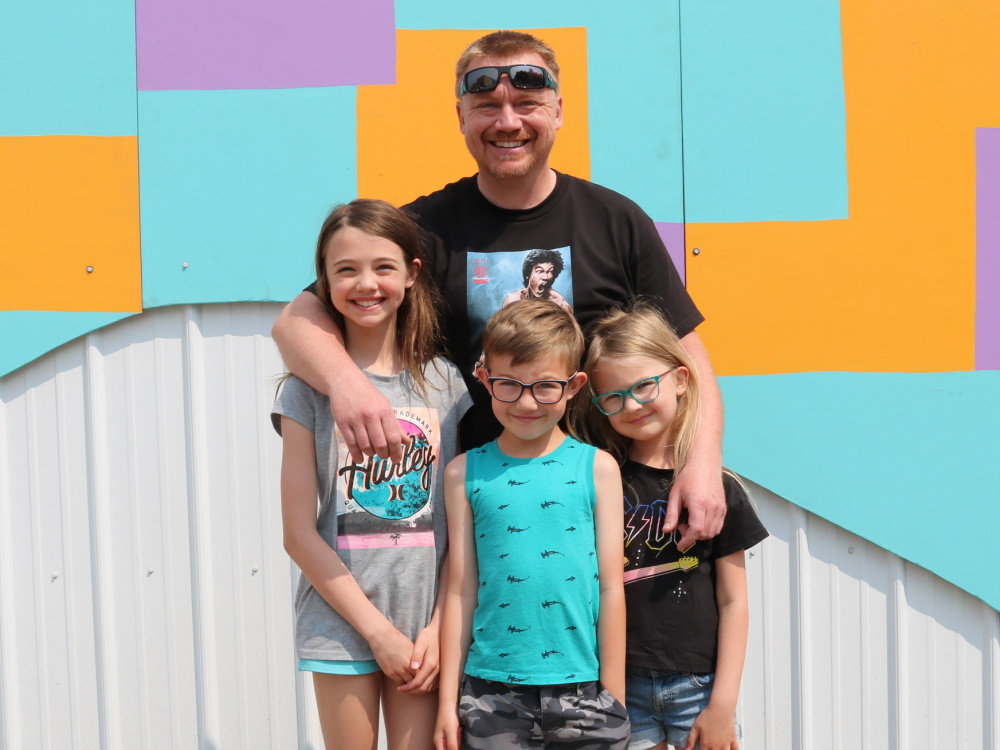 Police & students join forces to install graffiti-resistant mural ...