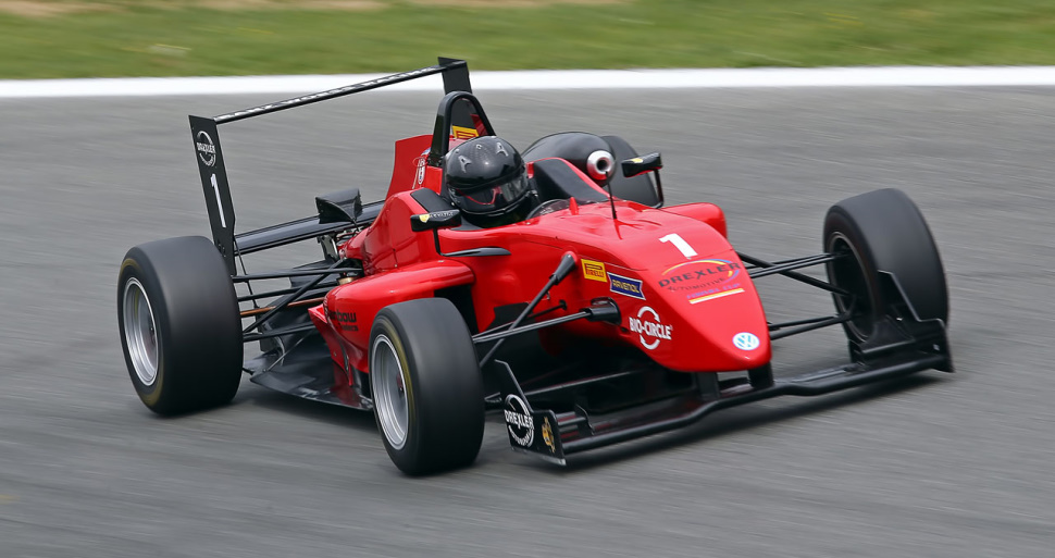 Racecar driver from Niverville to drive Formula 2 car in Italy ...